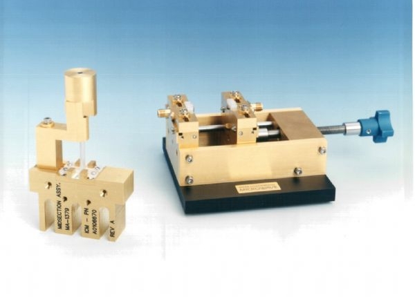 Adjustable Mainframe Test Fixture - Microwave Test Fixtures
